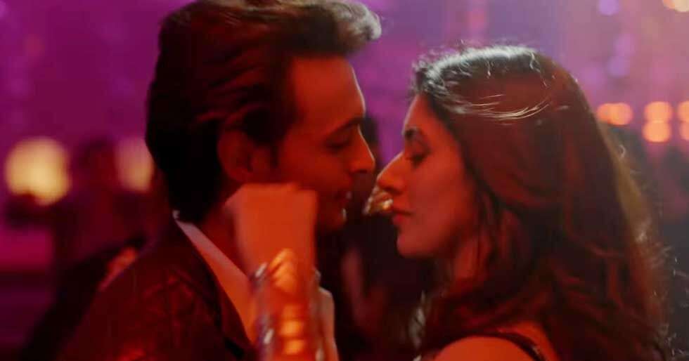 Watch the latest track from LoveRatri - Akh Lad Jaave | Filmfare.com