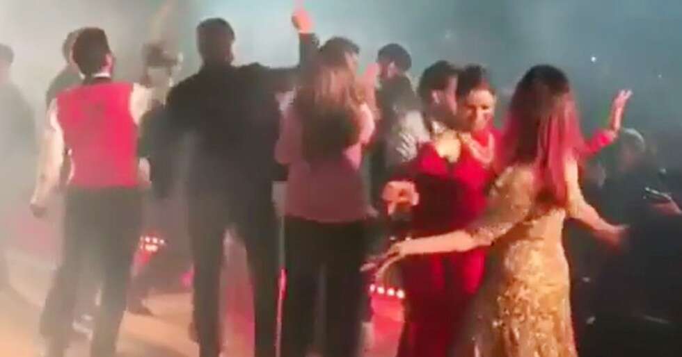 This video of Deepika Padukone and Aishwarya Rai dancing together is ...