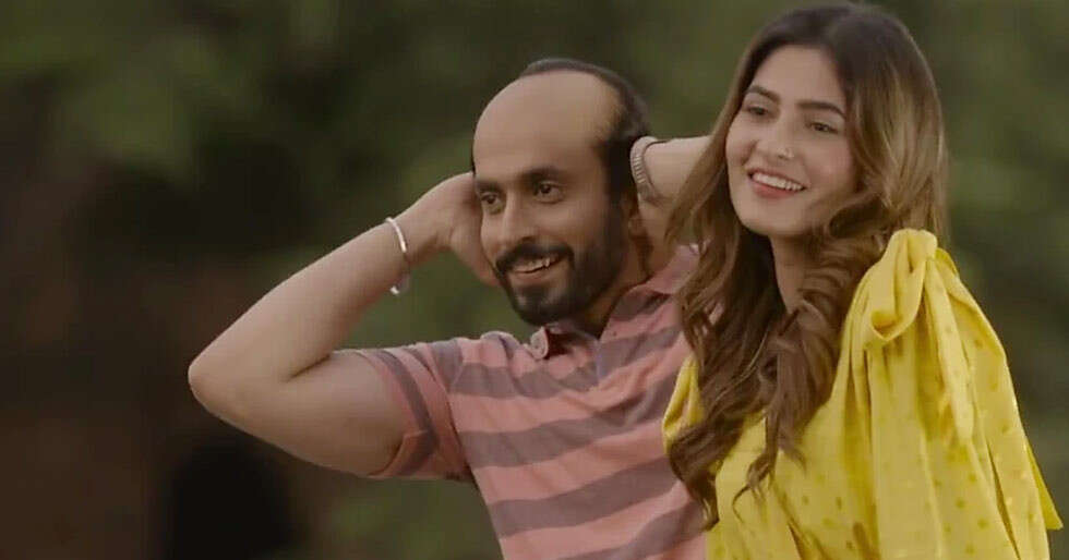 Movie Review: Ujda Chaman | Filmfare.com