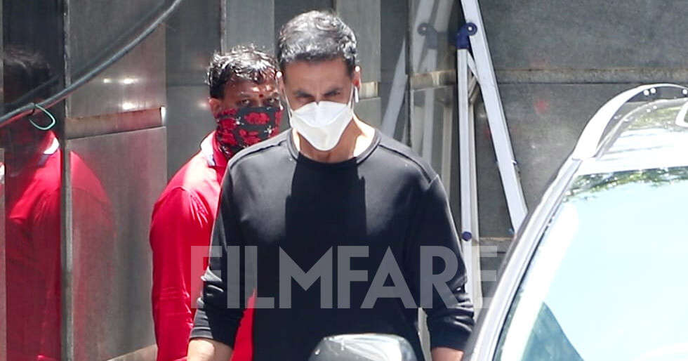 Akshay Kumar steps out to attend a meeting in the city | Filmfare.com