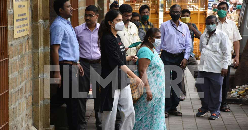 Photos: Rhea Chakraborty taken to the Byculla jail in Mumbai | Filmfare.com