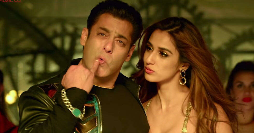 Salman Khan and Disha Patani Entertain The Audience In Seeti Maar ...