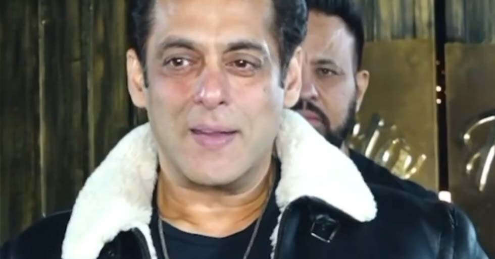 Salman Khan talks about the snake-biting incident | Filmfare.com