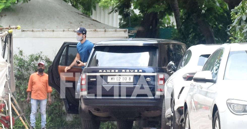 In pictures: Ranbir Kapoor spotted at Yash Raj Films’ office | Filmfare.com