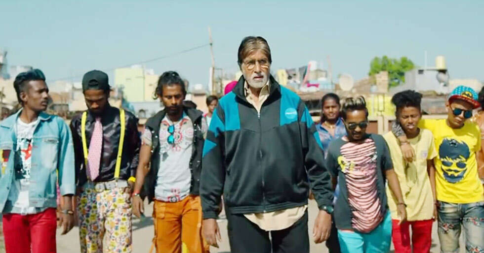 Amitabh Bachchan starrer Jhund's trailer is released | Filmfare.com