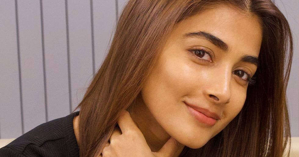 Pooja Hegde's bitter experience with an airline staffer leaves her ...