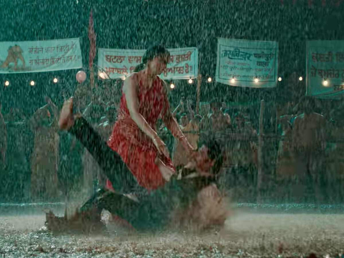 Jawan Prevue Deepika Padukone Gets In On The Action In Scene Stealing