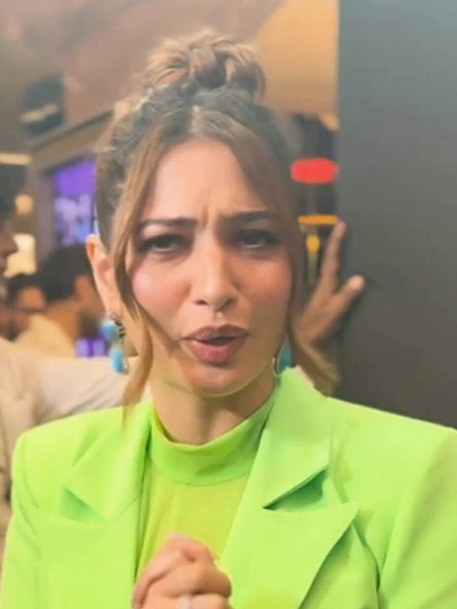 Watch Tamannaah Bhatias Reaction To The Paparazzi As They Mention