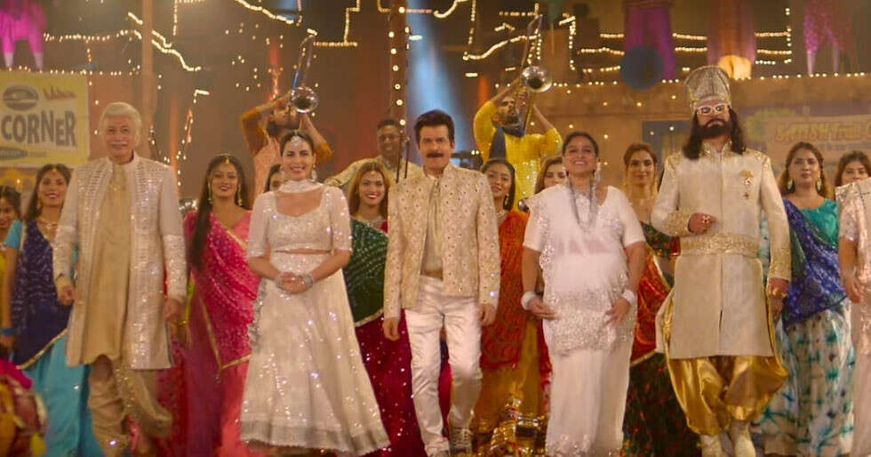 Khichdi 2 trailer: The Parekh family gets together for a mission. Watch ...