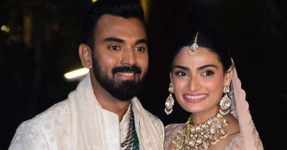 Romantic Pictures of KL Rahul and Athiya Shetty | Filmfare.com