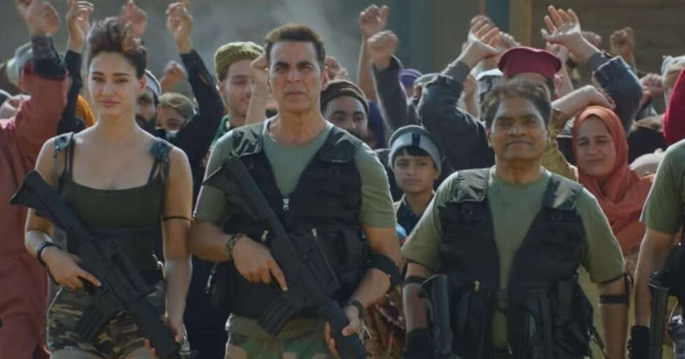 Akshay Kumar and Raveena Tandon Reunite After 20 Years in Welcome To ...