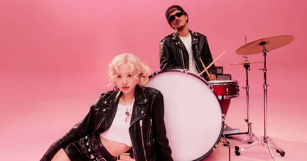 Rose & Bruno Mars APT Crosses 1.2 Billion Views On YT | Filmfare.com