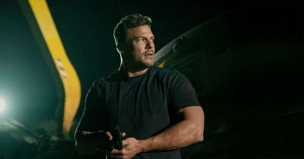 Alan Ritchson On The Intense Action Scenes In Reacher Season 3 ...