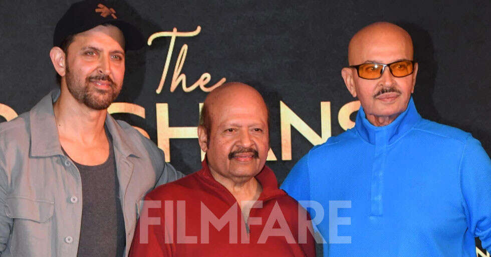 Hrithik, Rakesh and Rajesh Roshan pose together at The Roshans' trailer ...