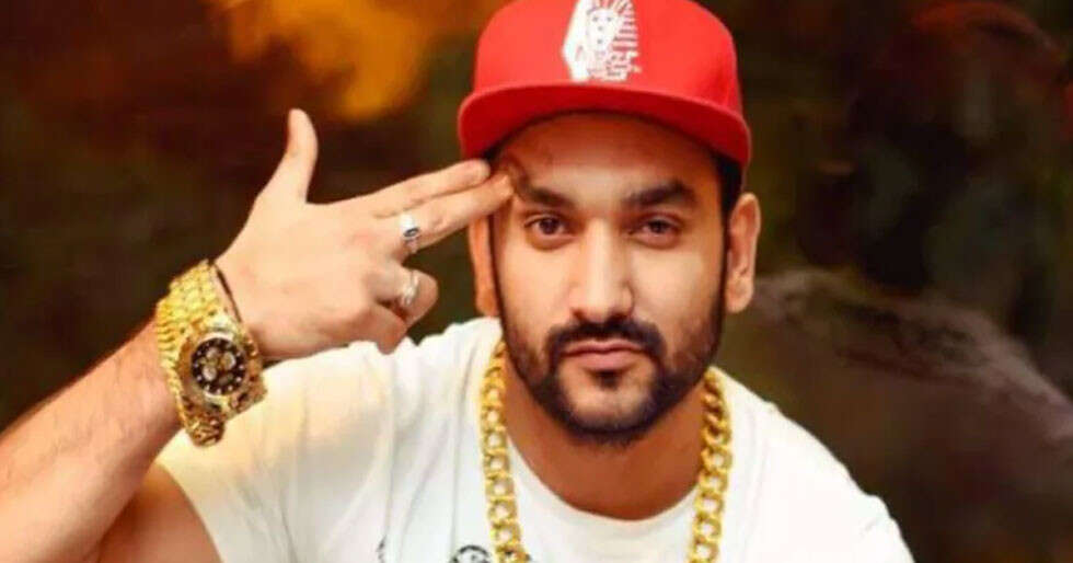 Singer Fazilpuria Escapes Gunfire Attack Near Gurugram | Filmfare.com