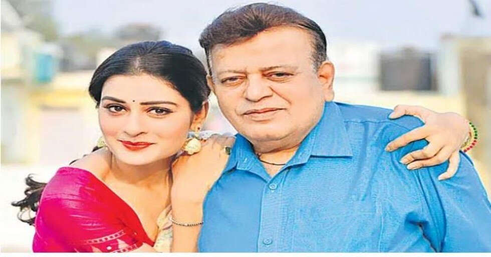 Payal Rajput’s Father Vimal Kumar Passes Away; Actress Pays an ...