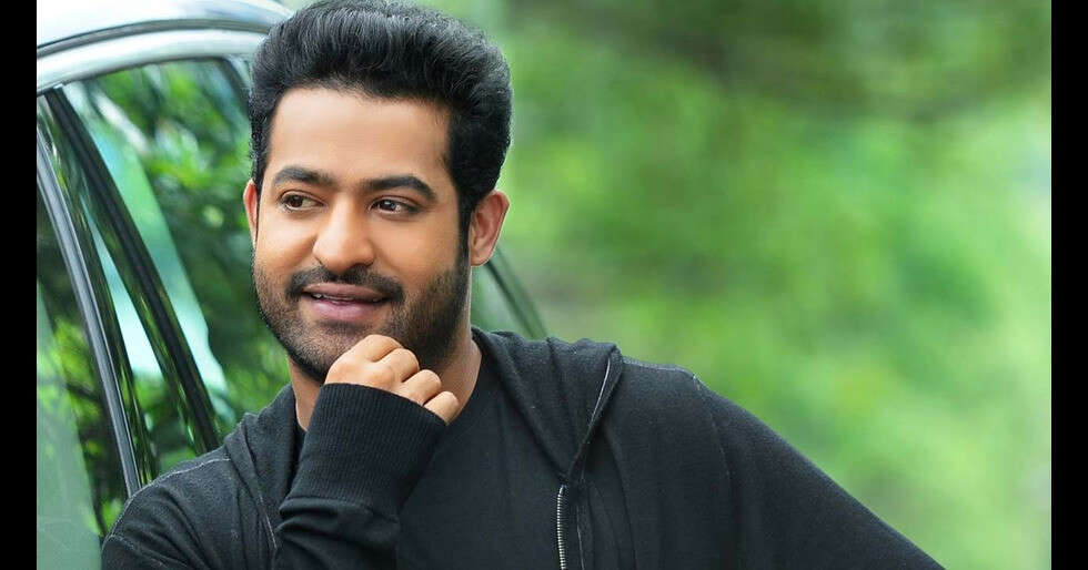 Jr NTR Rehearses With Hrithik Roshan for Dance Number in War 2 ...