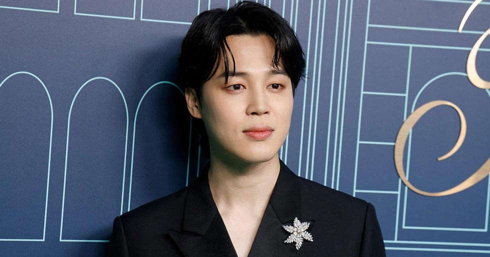 BTS' Jimin Leaves Fans in Awe As He Celebrates Mother's Birthday in ...