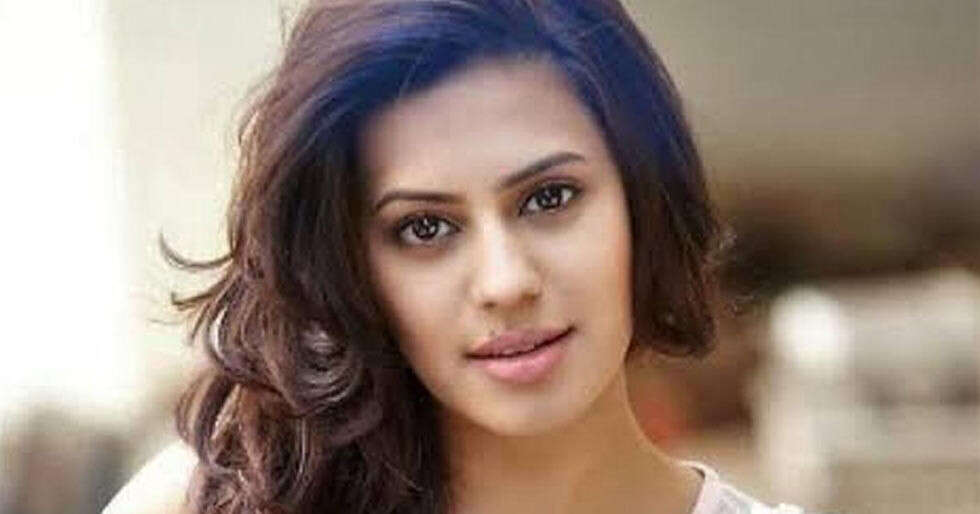 Kannada Actress Ranya Rao Arrested At Bengaluru Airport For Carrying 14.8 Kg Gold | Filmfare.com