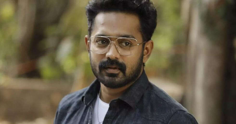 "Blood, Sweat, and a Healing Leg" - Asif Ali Gets Candid About Tiki ...