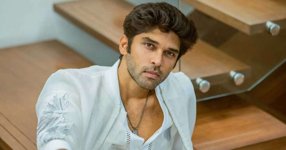 Vikram’s Son Dhruv’s Speech in Telugu Wins Hearts | Filmfare.com