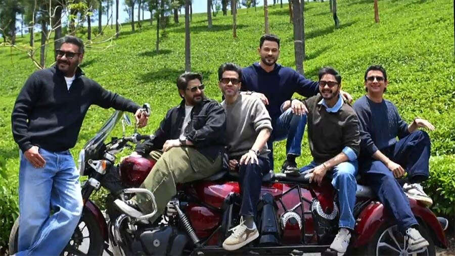 Golmaal 5 Team Wraps Shoot in Ooty | Filmfare.com