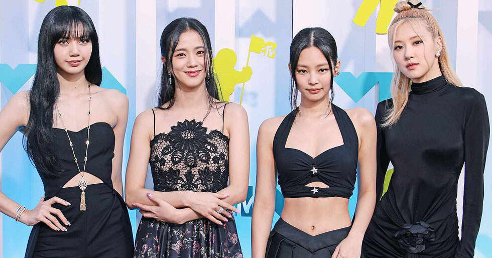 Is BLACKPINK Disbanding Soon? Lisa, Jisoo, Jennie and Rosé Get ...