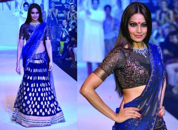 Sushmita Sen, Bipasha Basu and others dazzle at a fashion show ...