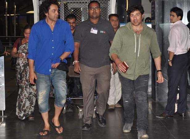 Sunny and Bobby Deol spotted together | Filmfare.com