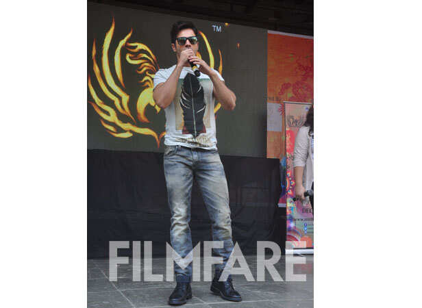 Varun Dhawan goes back to college | Filmfare.com Varun Dhawan goes back to college | Filmfare.com