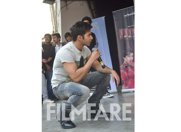 Varun Dhawan goes back to college | Filmfare.com Varun Dhawan goes back to college | Filmfare.com