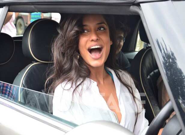 Snapped: Lisa Haydon on the sets of Shaukeen | Filmfare.com