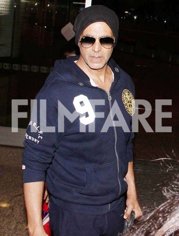 Akshay Kumar, Sushant Singh Rajput and Sonu Sood snapped at the airport ...