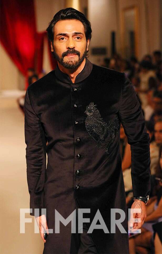 Arjun Rampal looks dapper as he walks at the India Couture Week 2017 ...