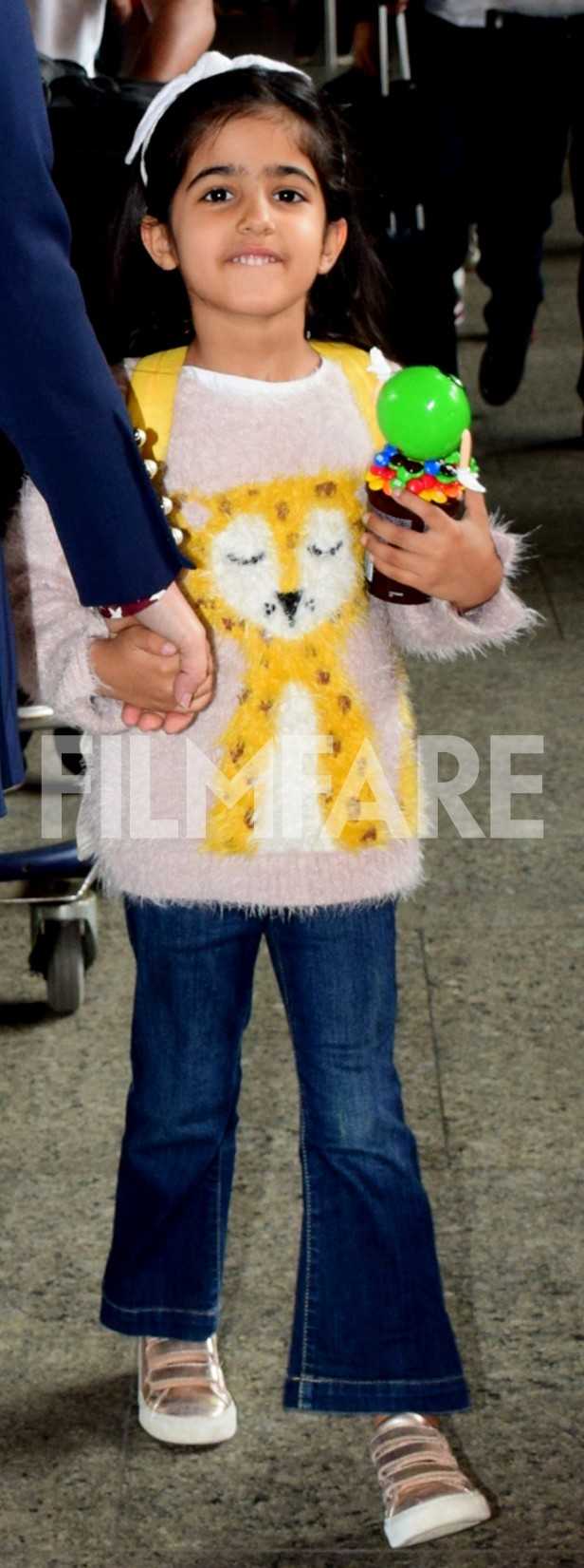 Akshay Kumar returns to Mumbai after a long holiday with his family ...