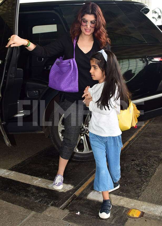 Akshay Kumar, Twinkle Khanna and Nitara head to London | Filmfare.com