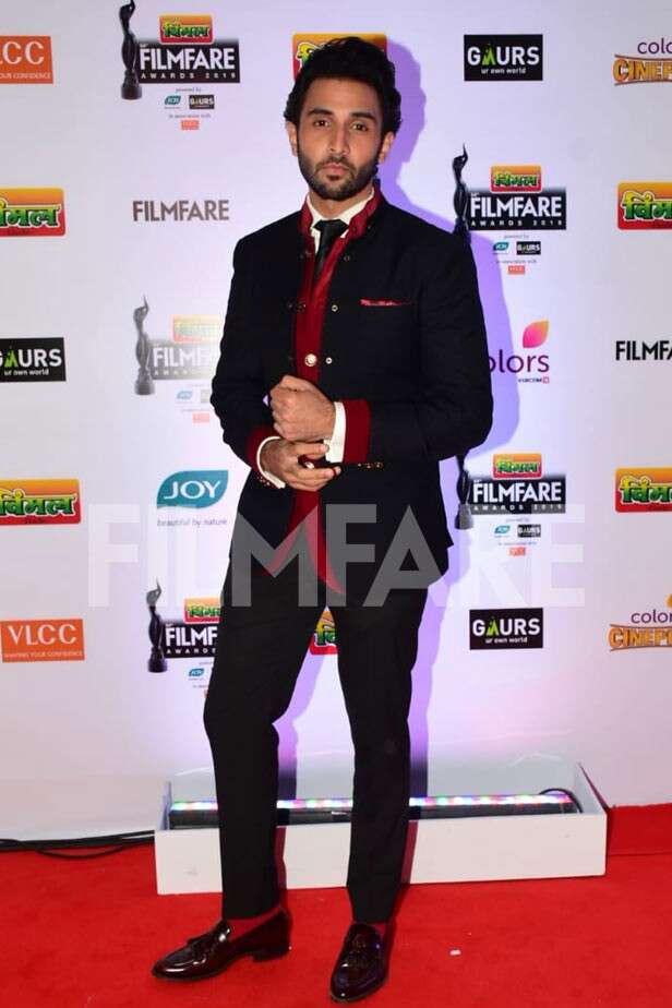 Sara Ali Khan, Ishaan Khatter, Dia Mirza attend 64th Vimal Elaichi ...