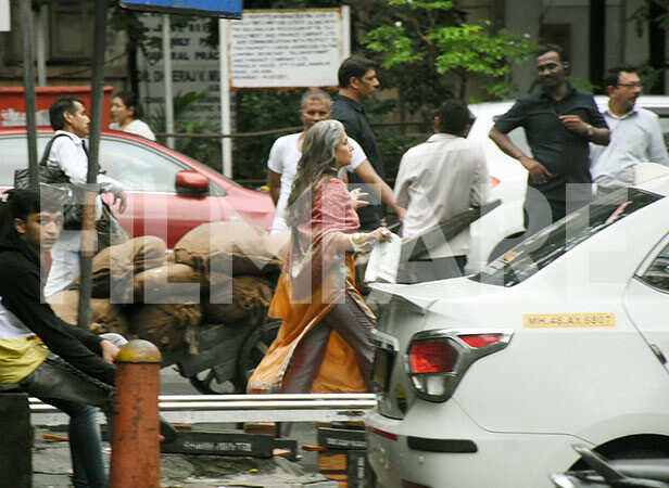 Robert Pattinson and Dimple Kapadia shoot for Tenet near Gateway of ...