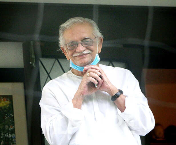Spotted: Gulzar waves out to the shutterbugs on his birthday | Filmfare.com