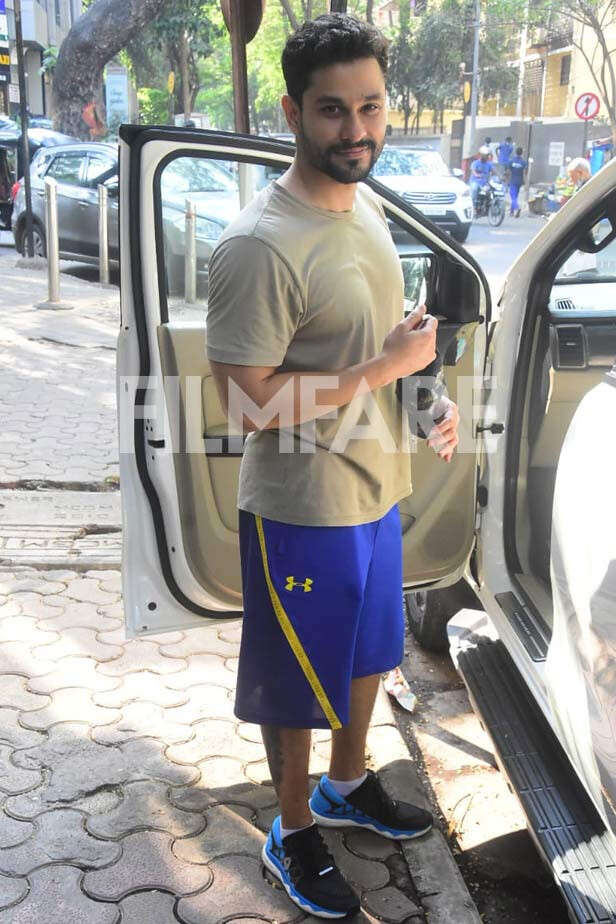Malaika Arora, Dino Morea and Kunal Kemmu Start Their Day With Some ...