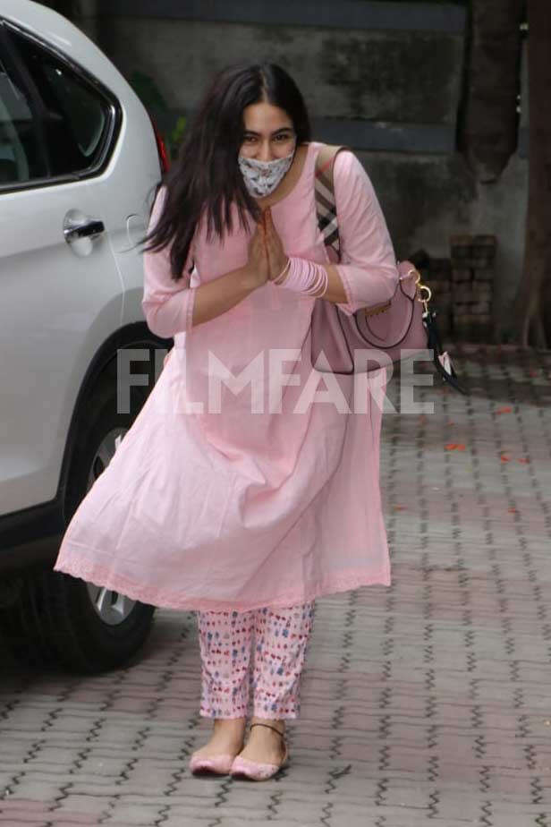 Pictures: Sara Ali Khan visits director Aanand L. Rai | Filmfare.com Pictures: Sara Ali Khan visits director Aanand L. Rai | Filmfare.com