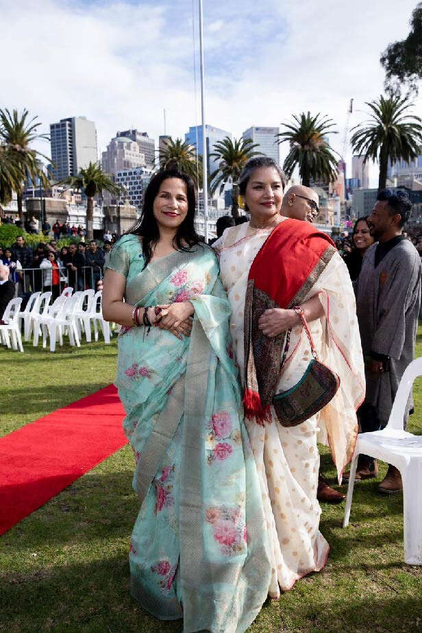 Shabana Azmi celebrates Independence Day by hosting the Indian National ...