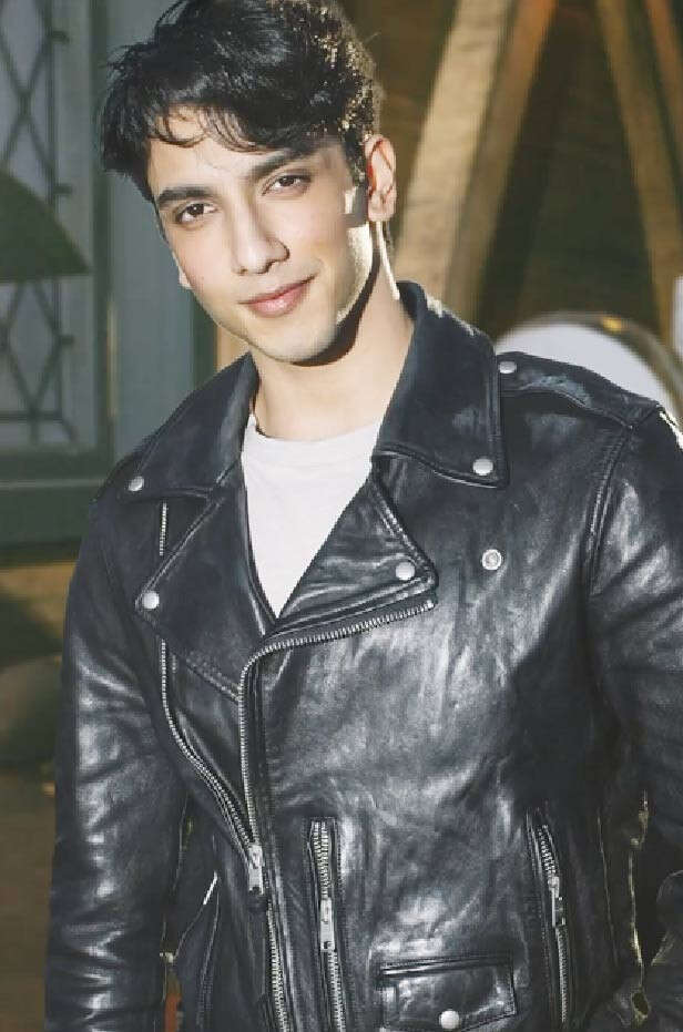 The Archies: Makers drop new stills from the series in a fun video ...