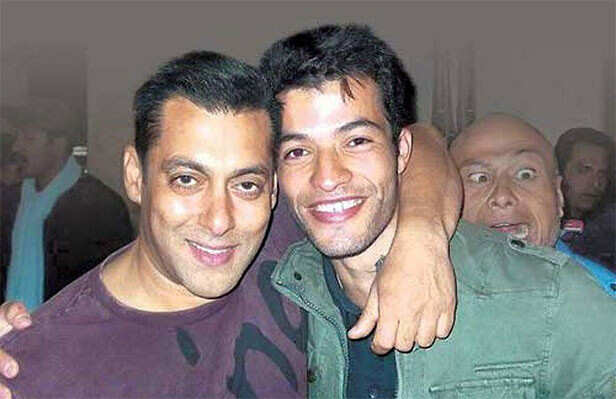 From Hrithik Roshan To Shah Rukh Khan Actors And Their Stunt Doubles