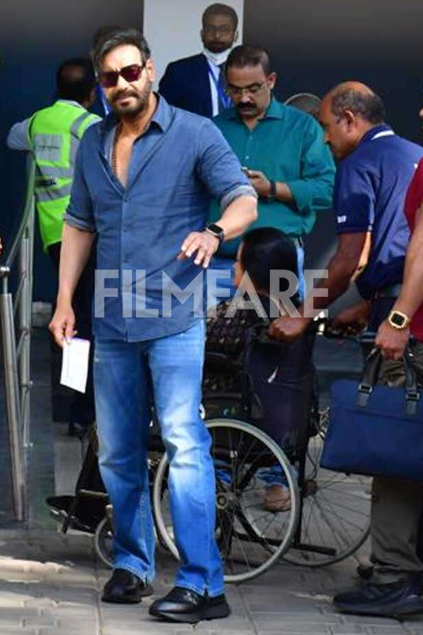 KGF fame Yash and Ajay Devgn get snapped in a casual look at the ...