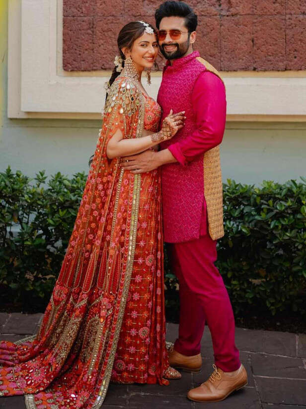 12 Dreamy pics of Rakul Preet Singh and Jackky Bhagnani from their mehendi and sangeet ceremony ...