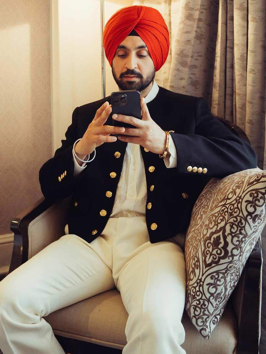 In Pics Diljit Dosanjh With His Chamkila Cast And Director At The