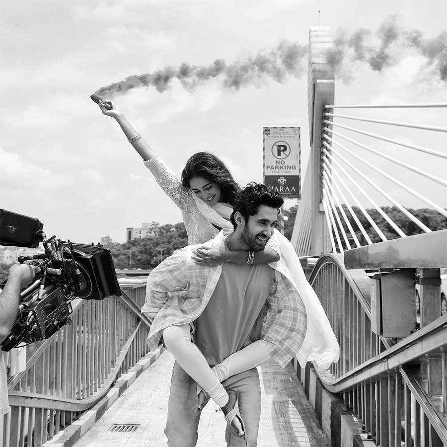 Ananya Panday Celebrates Lakshya's Birthday, Drops BTS Clicks From ...