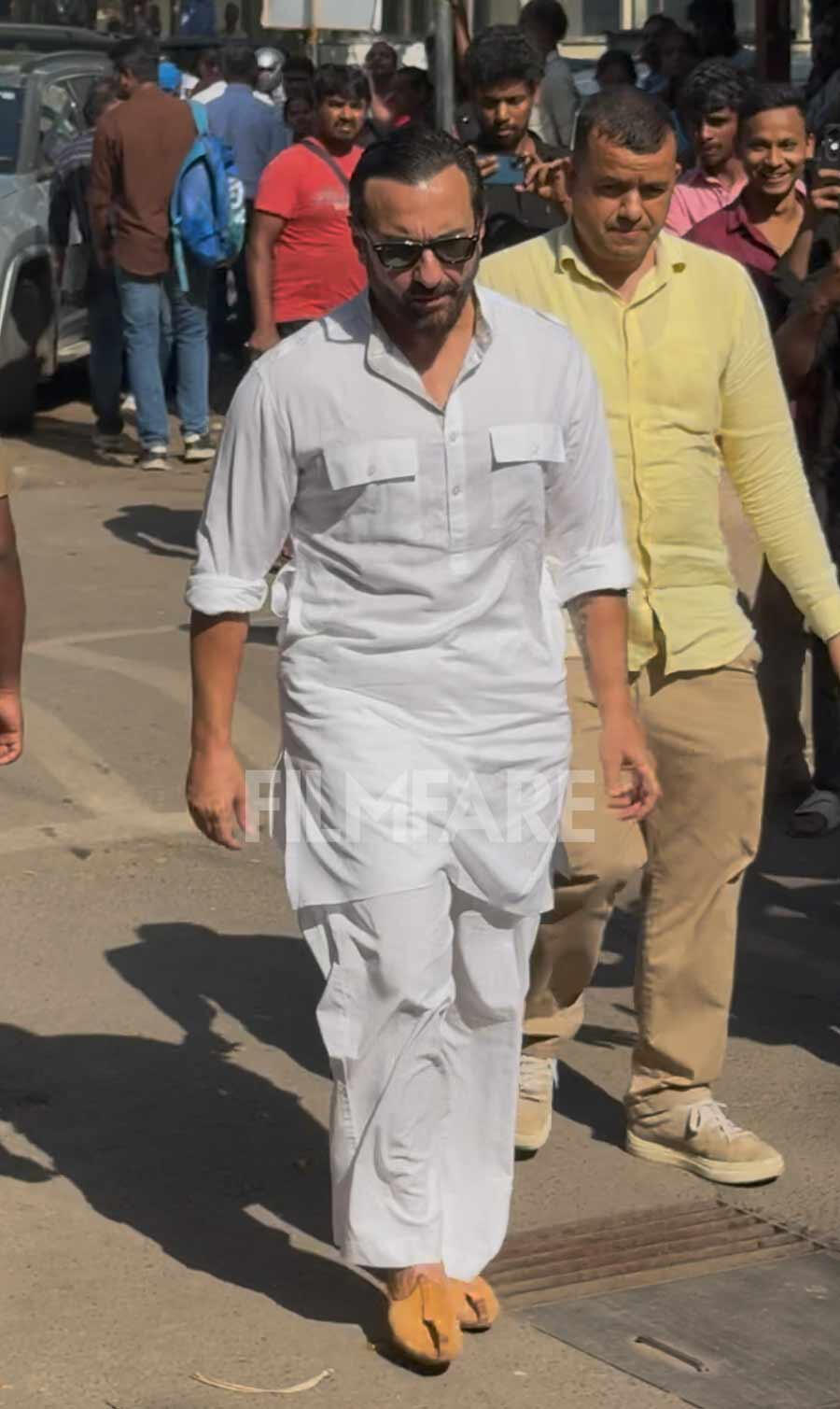 Saif Ali Khan, Farhan Akhtar and more attend Pahlaj Nihalani's funeral ...