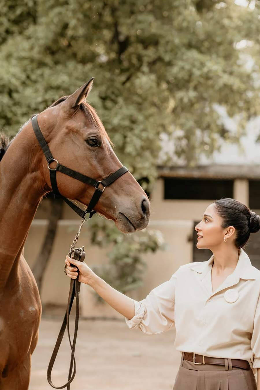 Regina Cassandra Adopts a Horse Named Milton Keynes | Filmfare.com